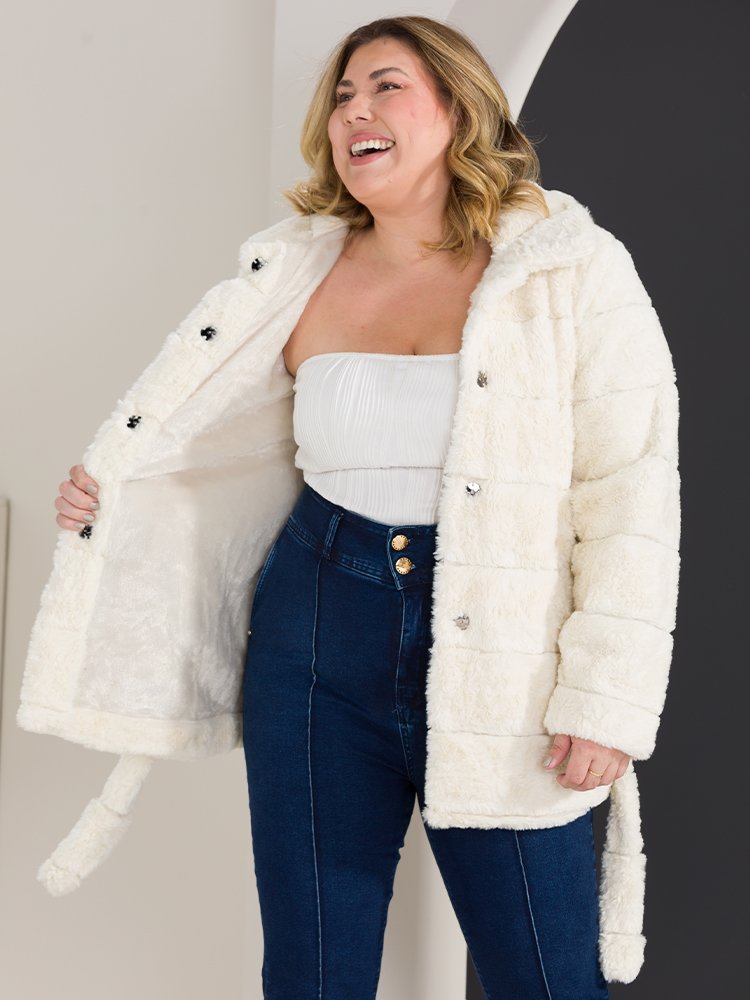 Casaco Feminino Peluciado Alongado Plus Size (Branco)